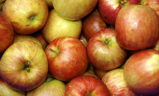 La mela come alleato nel trattamento e prevenzione del cancro al colon ...
